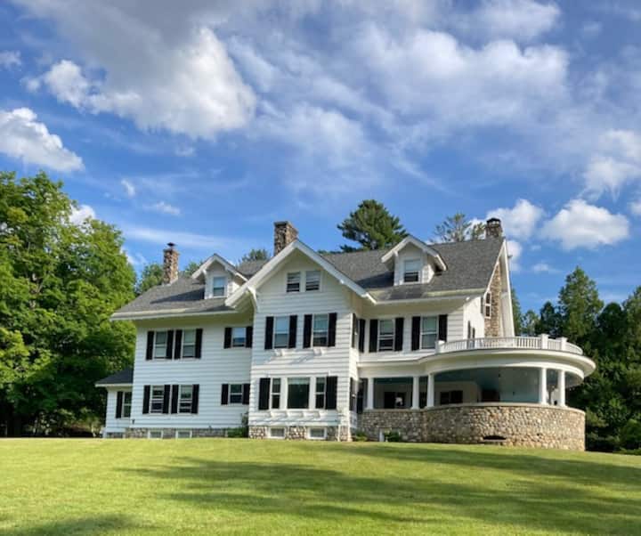 White Mountains' Inn, Bretton Woods, Loon, Cannon! - New Hampshire (State)