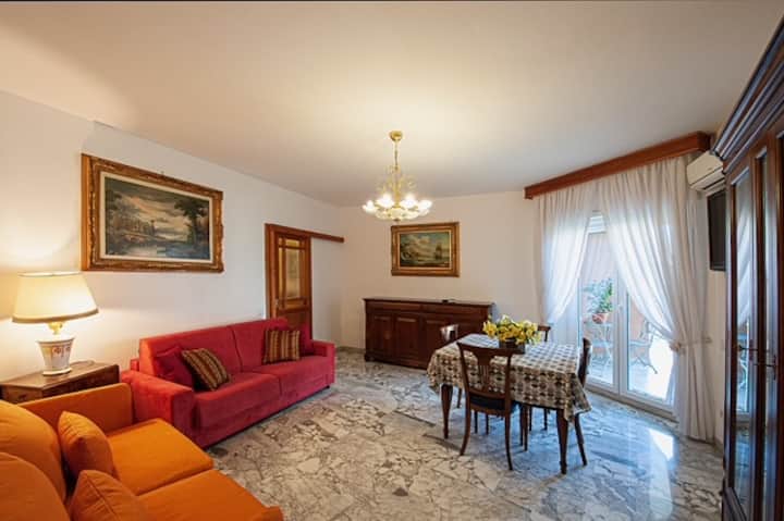 Naveen's House (Vacation Home) - Roma