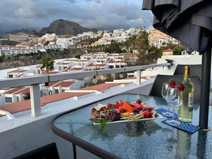 Lovely 1-bedroom Apartment With Ocean View - Costa Adeje