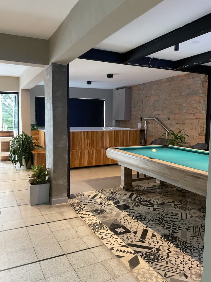 Casa Manila 8bed / 8.5bath | Hot Tube | Poblado - Colombia