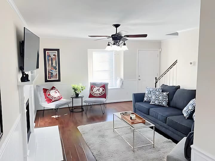 Cozy Townhouse 2-bedroom, Walk To Stadium/downtown - Tuscaloosa, AL