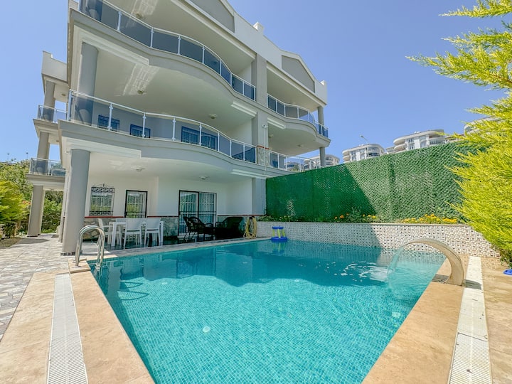 Espace Mer Des Femmes - Avec Piscine Privée - Kuşadası