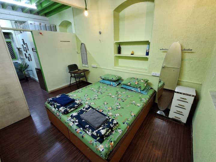 "Apple" Private, Safe & Clean Family Apt - Uran