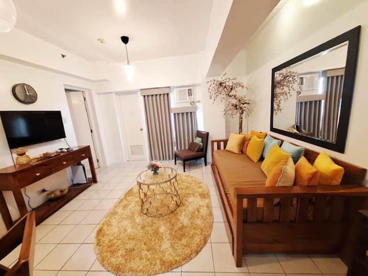 2br Condo With Taal Lake View - Tagaytay