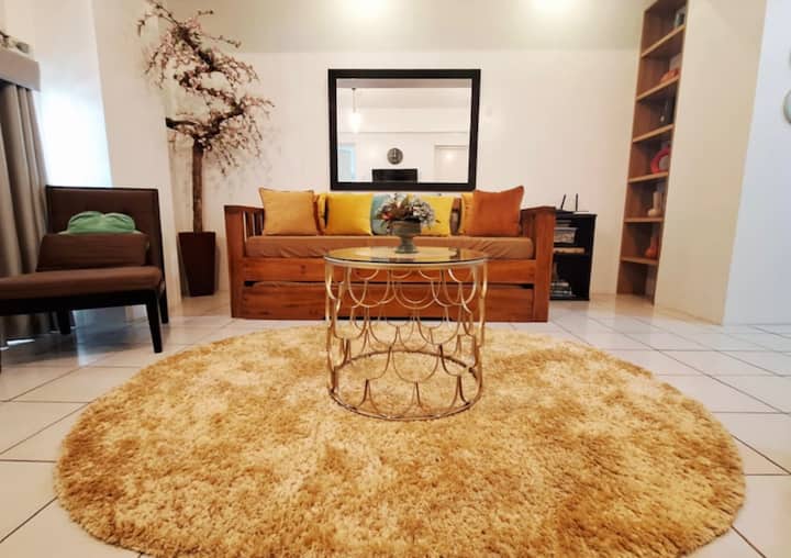 2br Condo With Taal Lake View - Talisay