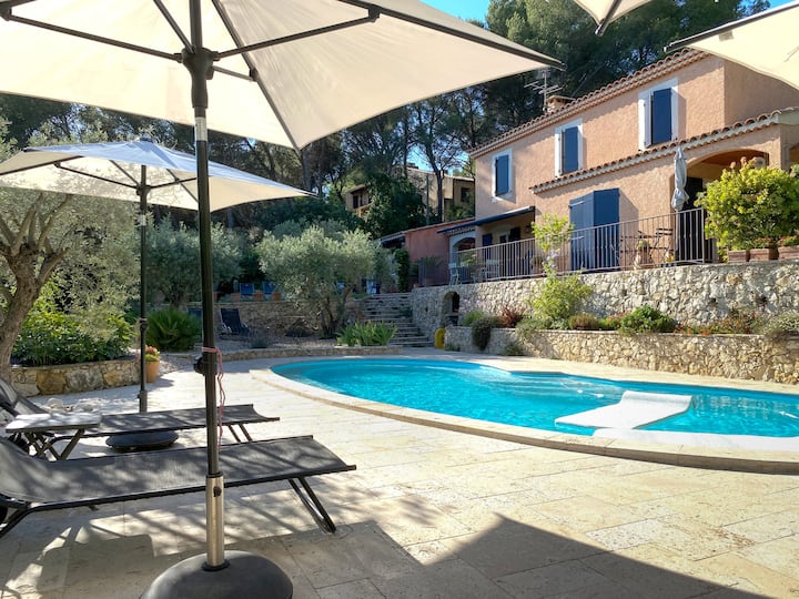 Chambre Indépendante Dans Un
Jardin Provençal - Ventabren