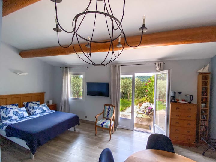 Chambre Indépendante Dans Un 
Jardin Provençal - Ventabren