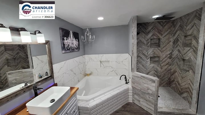 Townhouse Affordable Luxury Retreat & Pool - Chandler, AZ