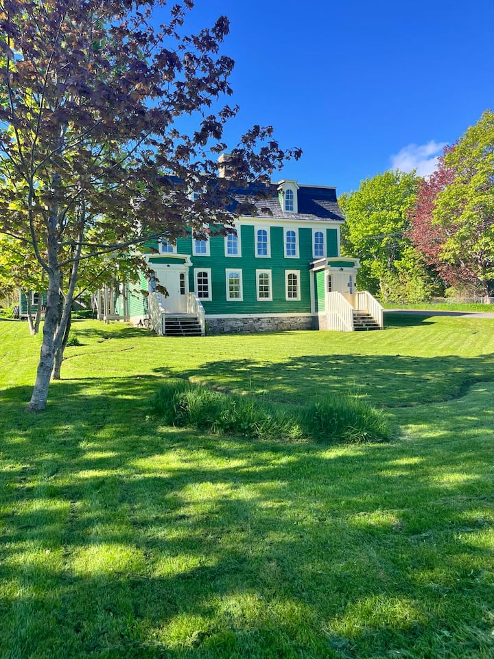 Keneally House, A Quiet Creative Studio Retreat - Carbonear