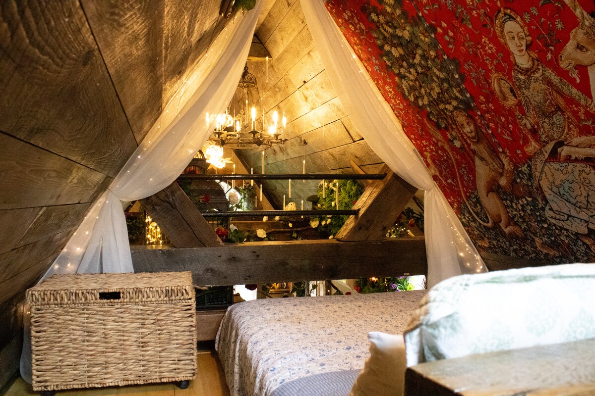 Magical Wizarding House Near Top Attractions! - Tiny houses for Rent in ...