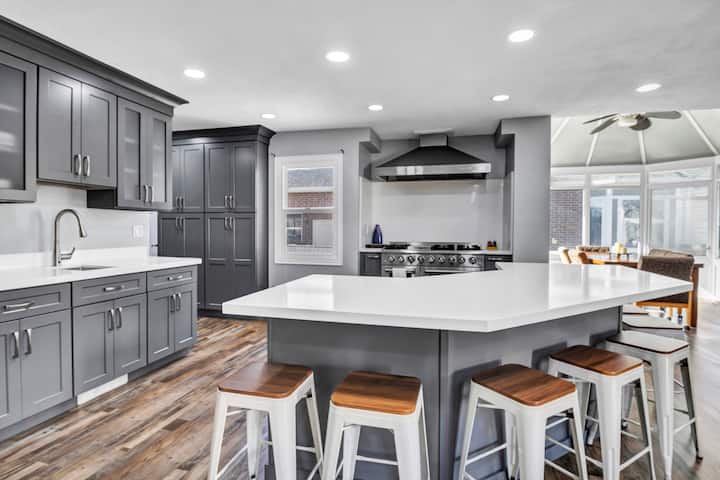Country Style Home With Gourmet Kitchen - Provo, UT