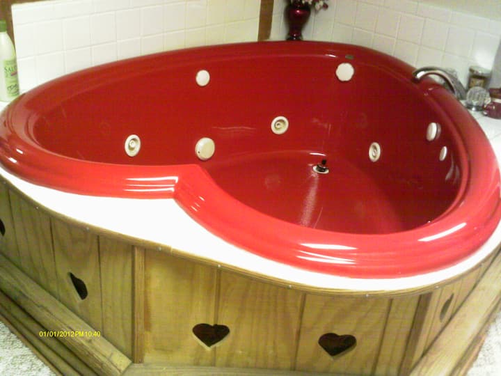 The Roosting Place/queen Bed - Splash Landing, Monroe City