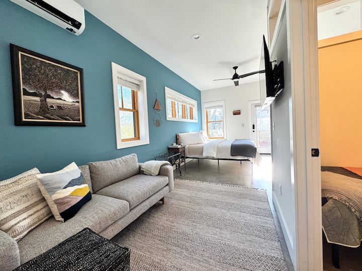 Cozy New Asheville Guest Suite, Near Downtown - Asheville, NC
