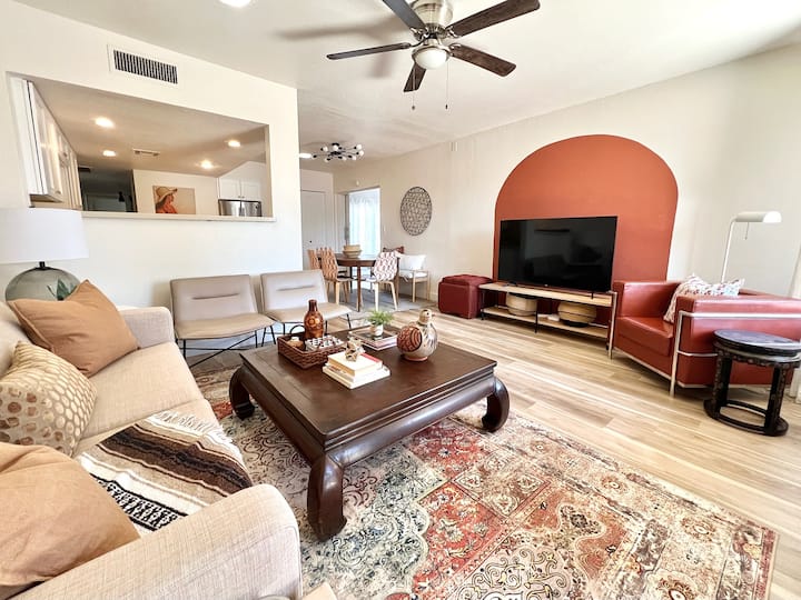Pet‑friendly Home W/ Camelback Views • Fenced Yard - Scottsdale, AZ