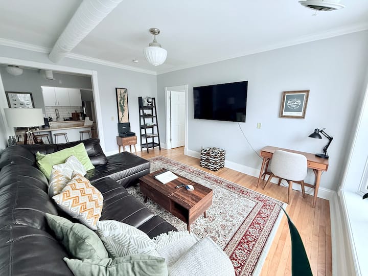 Spacious 3 Br Apartment - Burlington, VT