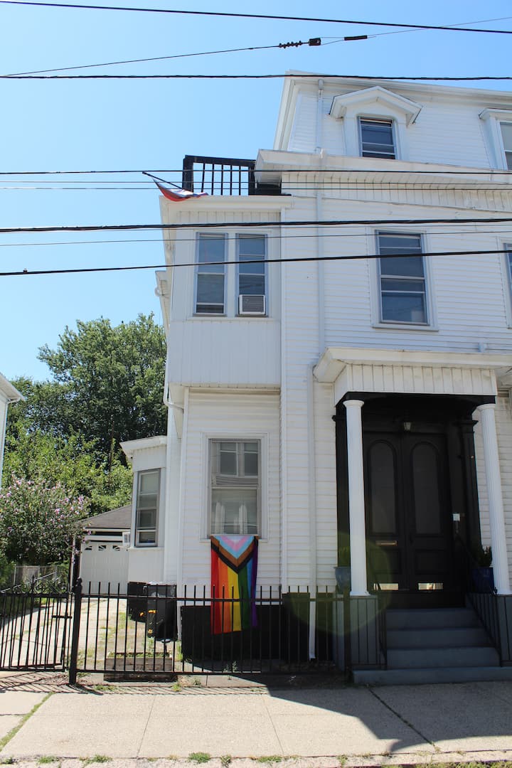 Spacious 2bd In Historic Federal Hill Free Parking - Rhode Island