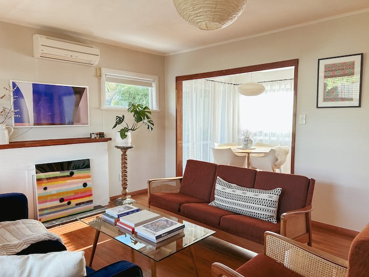 Stylish Beach House | Walk To The Ocean - Richmond