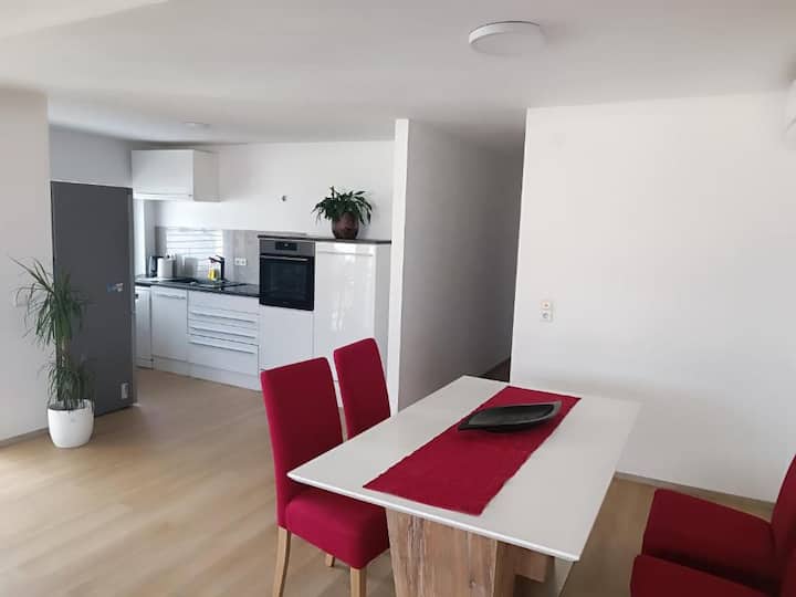 Prijetno Stanovanje Z Lepim Pogledom Na Pohorje. - Maribor