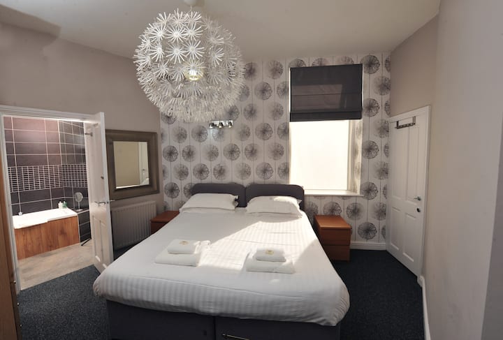 Strawberry One - Harrogate Convention - Parking - Knaresborough