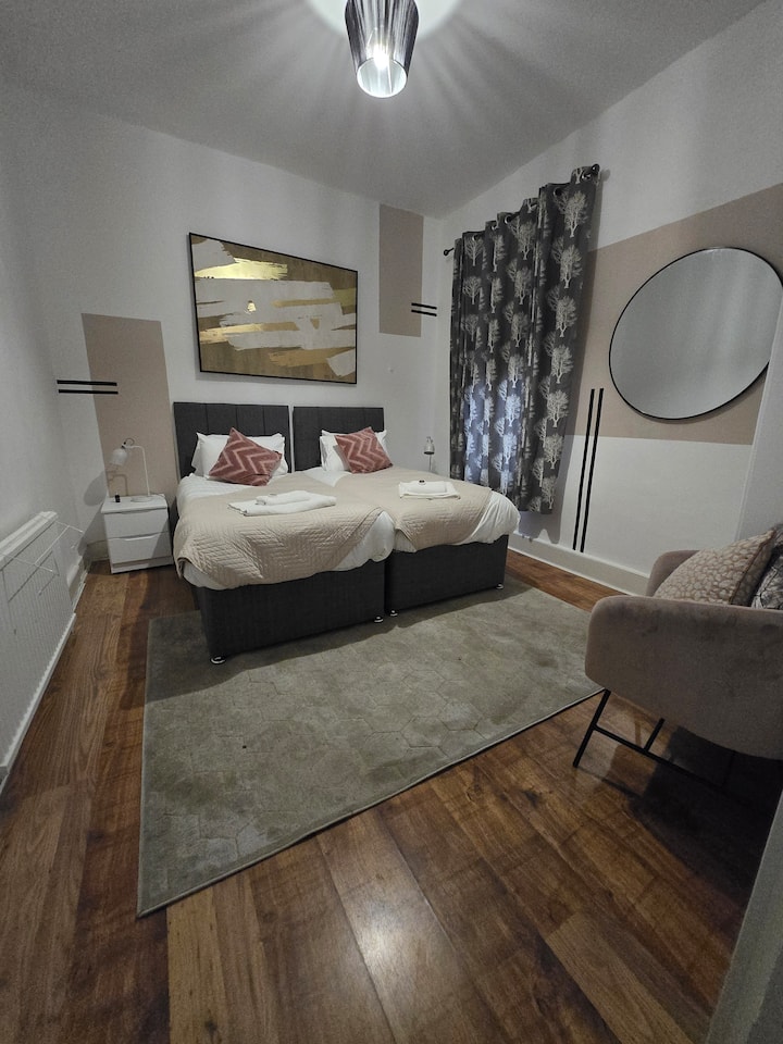 Spacious 3br Home Sleeps 6 | By Kings College Hosp - London