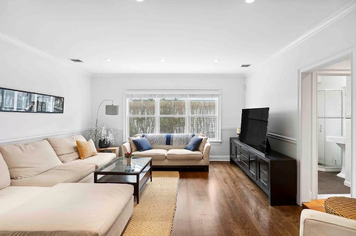 Charming Southampton Villa-ge Minutes To The Beach - The Hamptons, NY