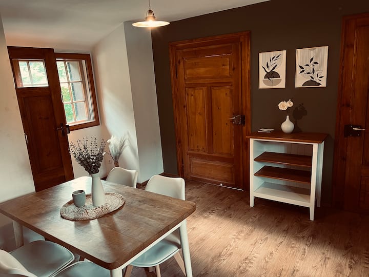 Apartment 2 Mit 3,5 Zimmern Und Großer Küche - Deidesheim
