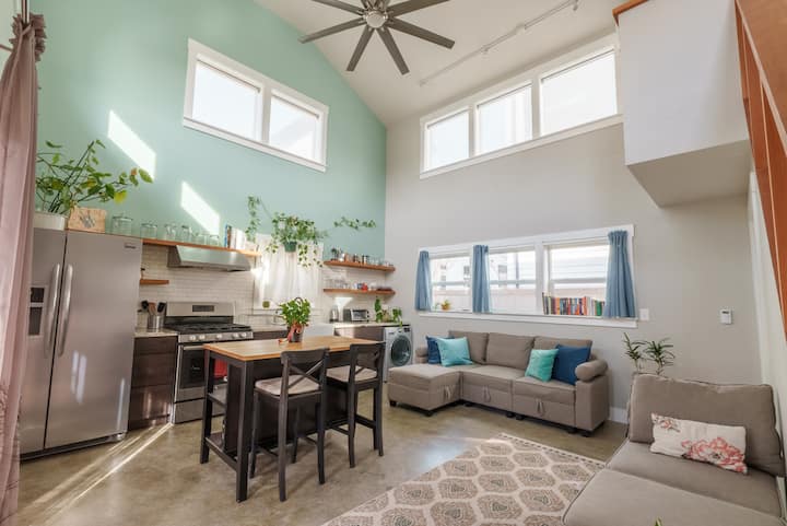 Spacious Modern Home In Mississippi Neighborhood - Portland, OR