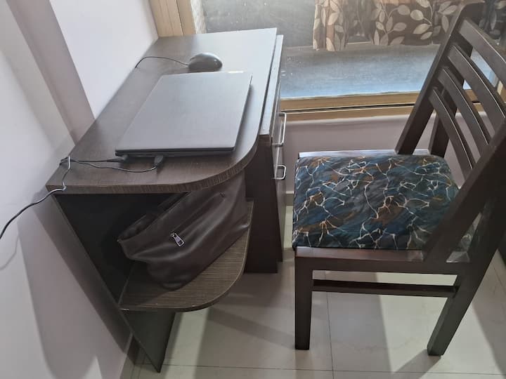 Private Work From Home Space For Female Guests - Thane