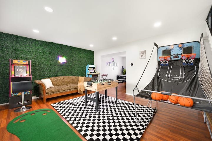Game Room | Fire Pit | Full Gym - Bartlett, IL