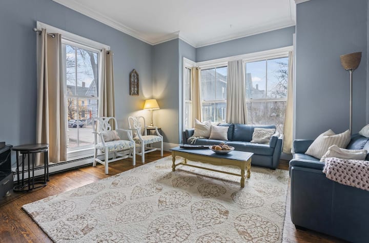 Spacious 2 Bedroom Walking Distance To Down - Portland, ME