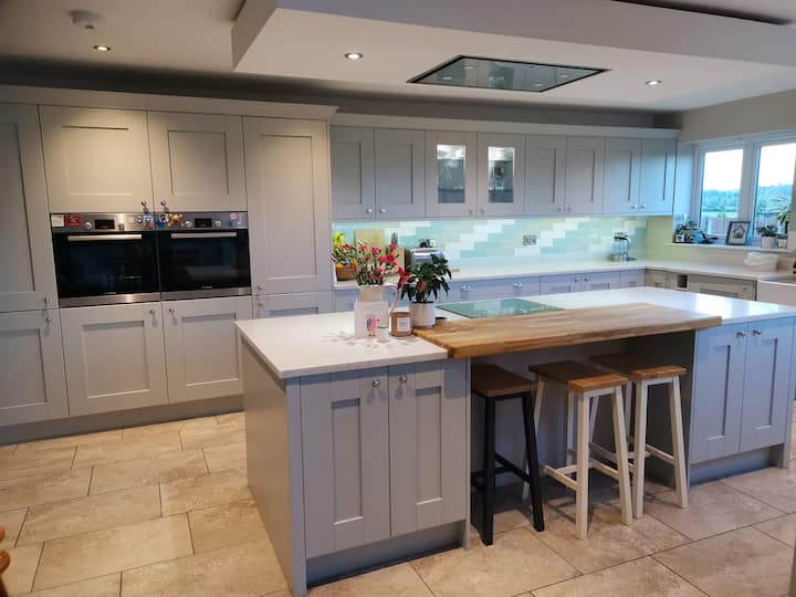 Modern Family Home Nr Peak District & Alton Towers - Uttoxeter