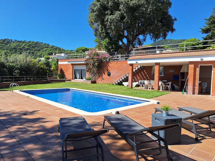 Casa Roure-4br-piscina Privada-bbq-vistas Mar - Calella