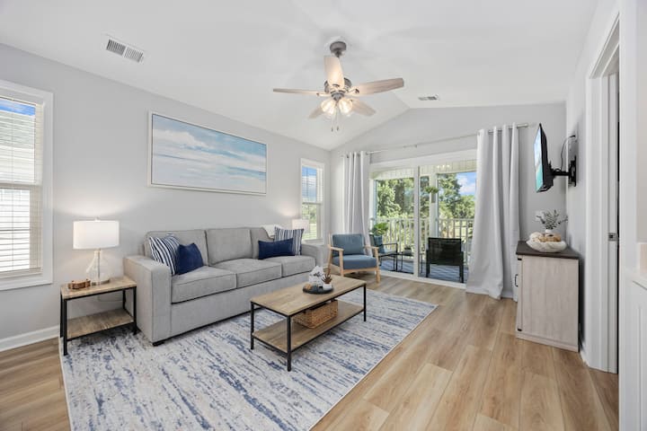 *New* 2br/2ba Modern Coastal Condo W/ Scenic Views - Myrtle Beach, SC