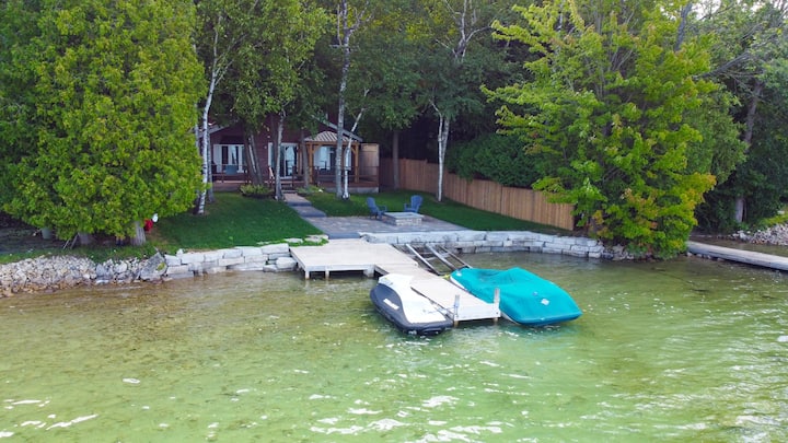 5 Bedroom Waterfront Cottage! - Owen Sound
