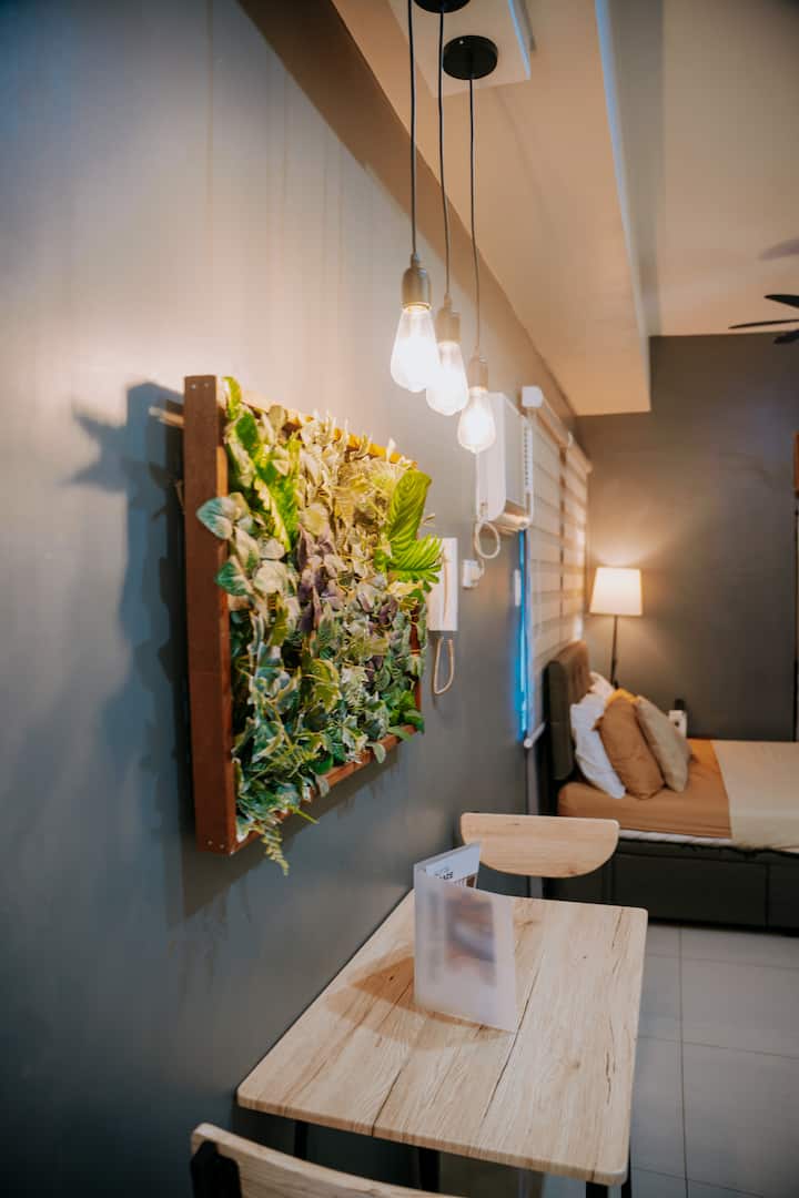 The Cozy Industrial - A Studio-end Condo Apartment - Philippines