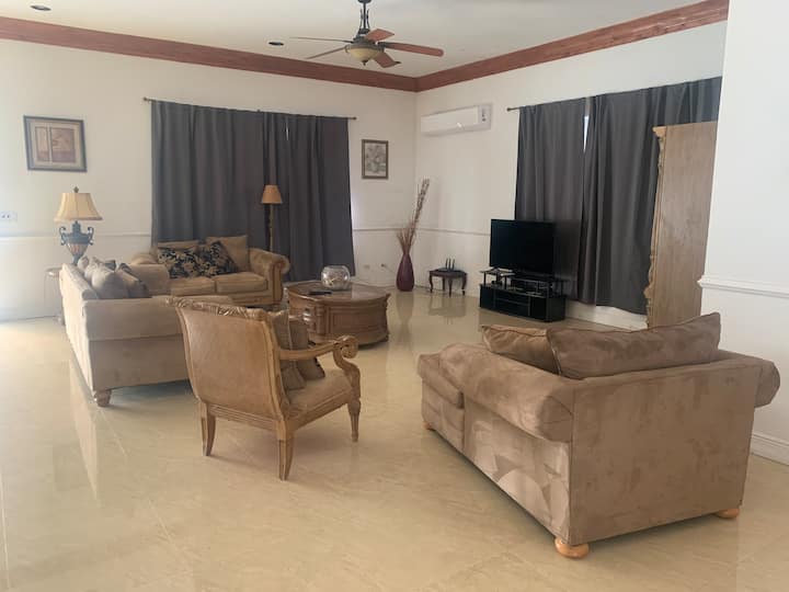 Coco-plum - A Traveller's Hide-a-way - Nassau