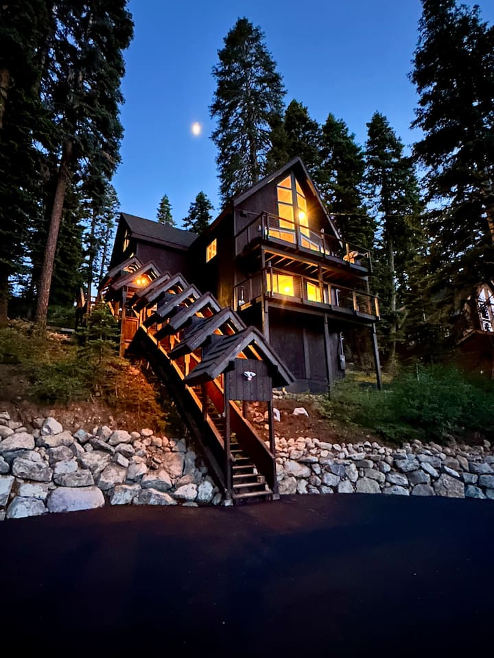Tahoe Treetop Escape Multi-family Snow/ski Retreat - Truckee, CA
