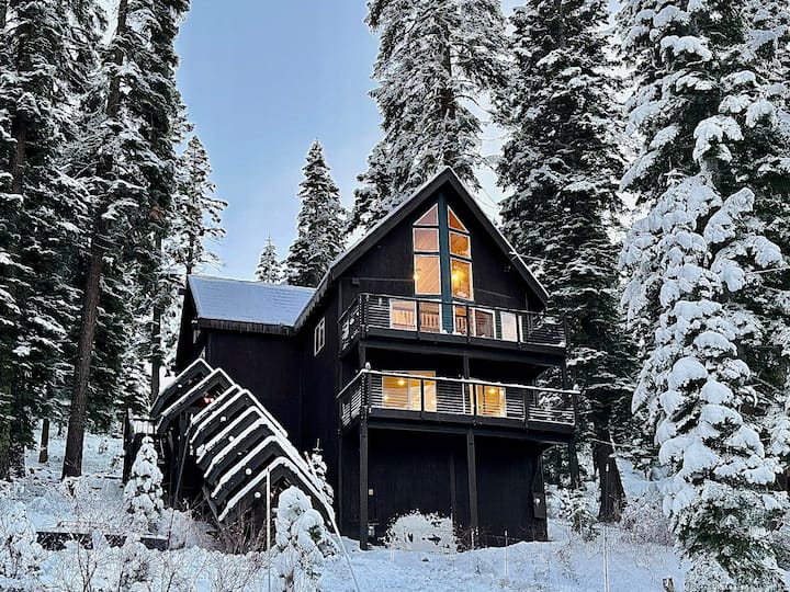 Tahoe Treetop Escape 4br Near Trails & Donner Lake - Truckee, CA