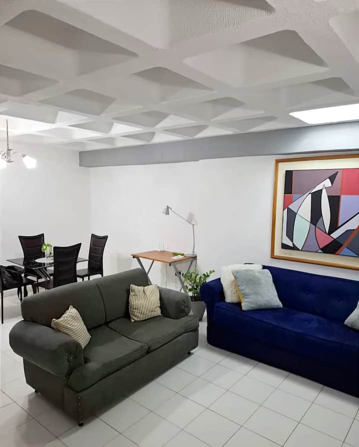Apartamento De 1 Habitacion, Con Estacionamiento. - Venezuela