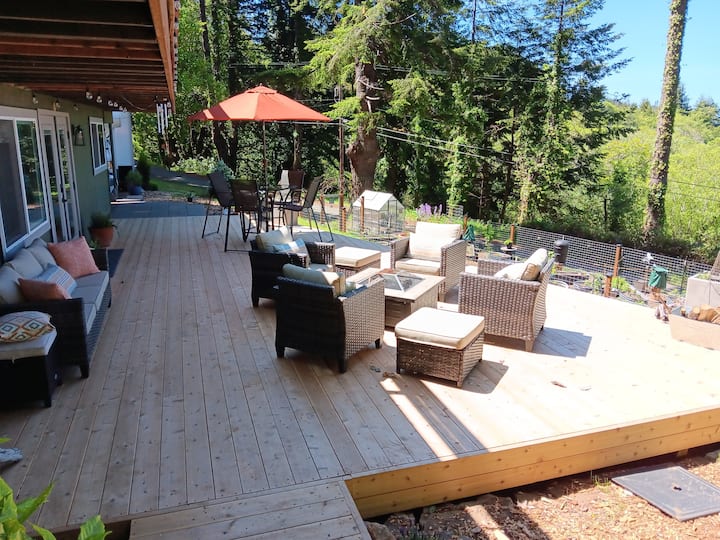Gypsy By The Bay 2 Bedroom With Fireplace - Coos Bay, OR