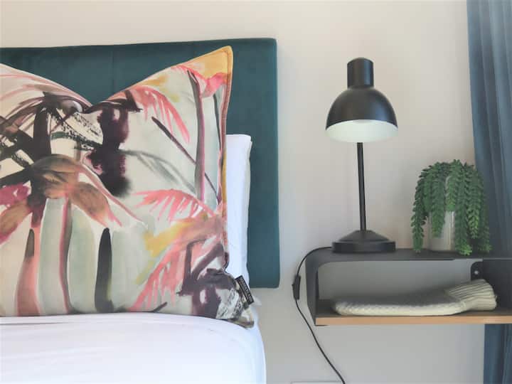 Sandton City Shopping Only 5 Min Away! Flat 5 - Sandton