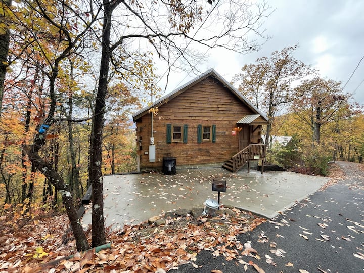 Private Honeymoon W/ Hot Tub & Mountain Views Hmv2 - Pigeon Forge, TN