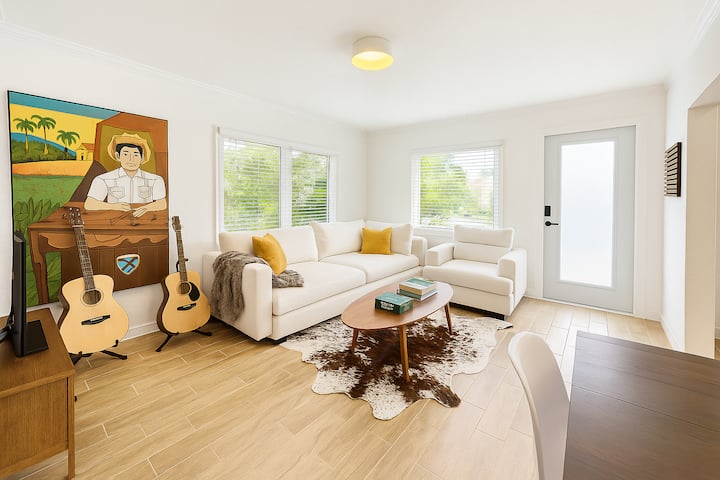 Sunny 2 Bedroom With Patio, Office, 300mg Wifi - Miami, FL