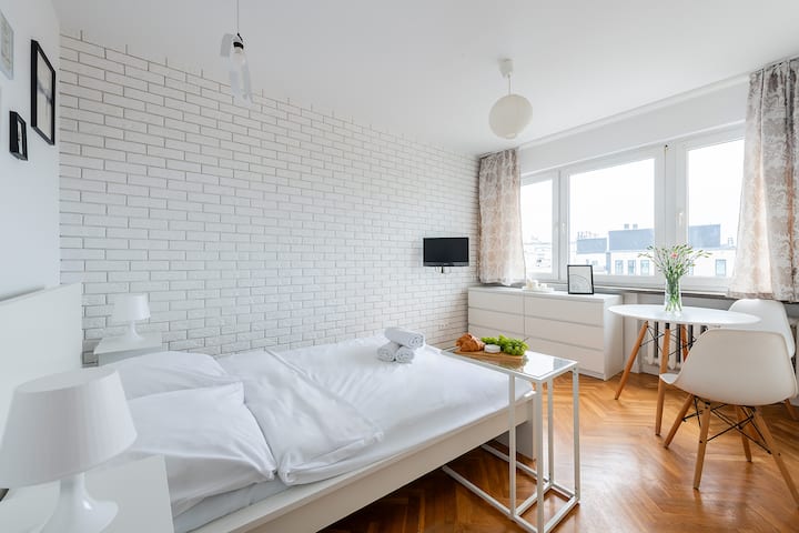 Apartment 100 M From Metro Station. Tamka 40street - Warschau