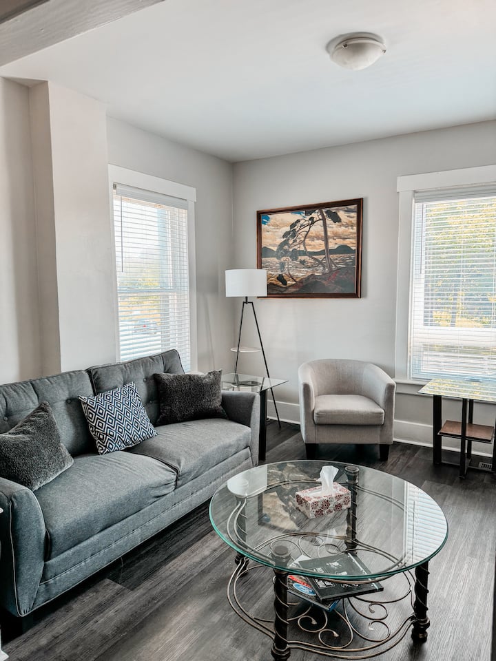 Modern & Trendy Apartment In Chatham - Chatham
