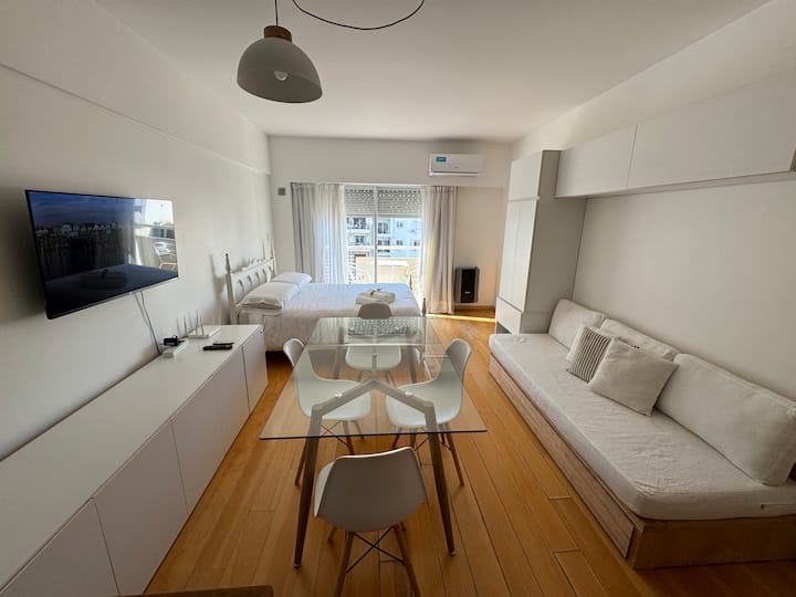 Ambiente Distinguido Con Luz Natural Y Confort - Buenos Aires