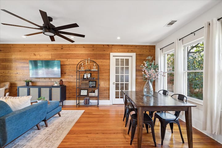 Unique Farmhouse Vintage Vibe-"treehouse" No. 4812 - Dallas, TX
