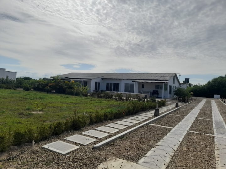 Casa De Campo En El Llano-puerto Lopez - Puerto López