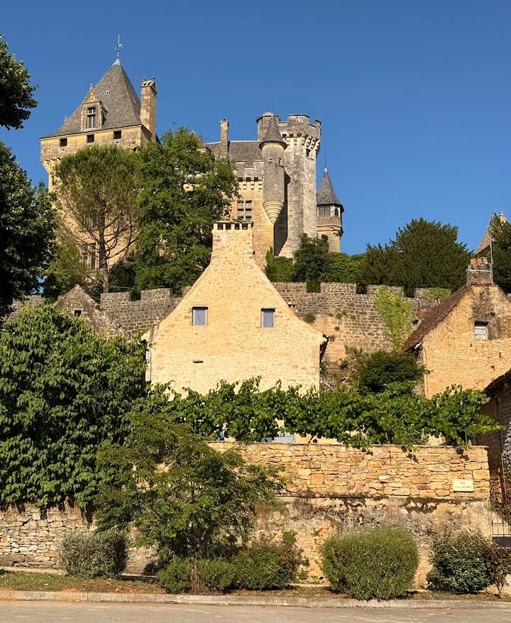 Sarlat Voûte Lovée Au Pied Du Château De Montfort - Vitrac