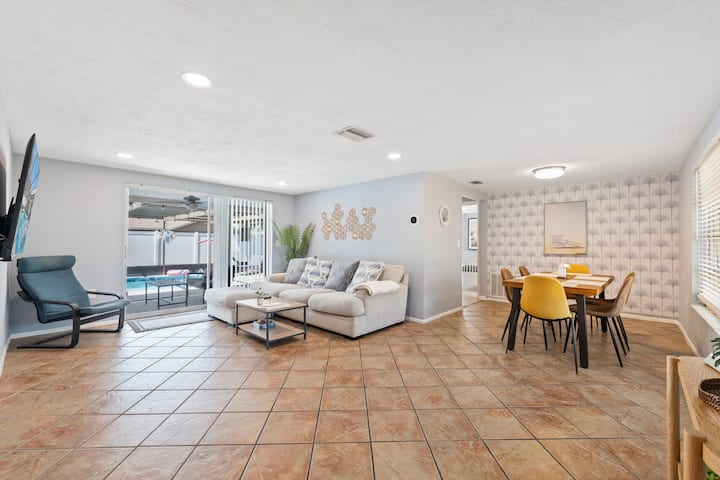 Private Pool Oasis Pet-friendly Home - Holiday, FL